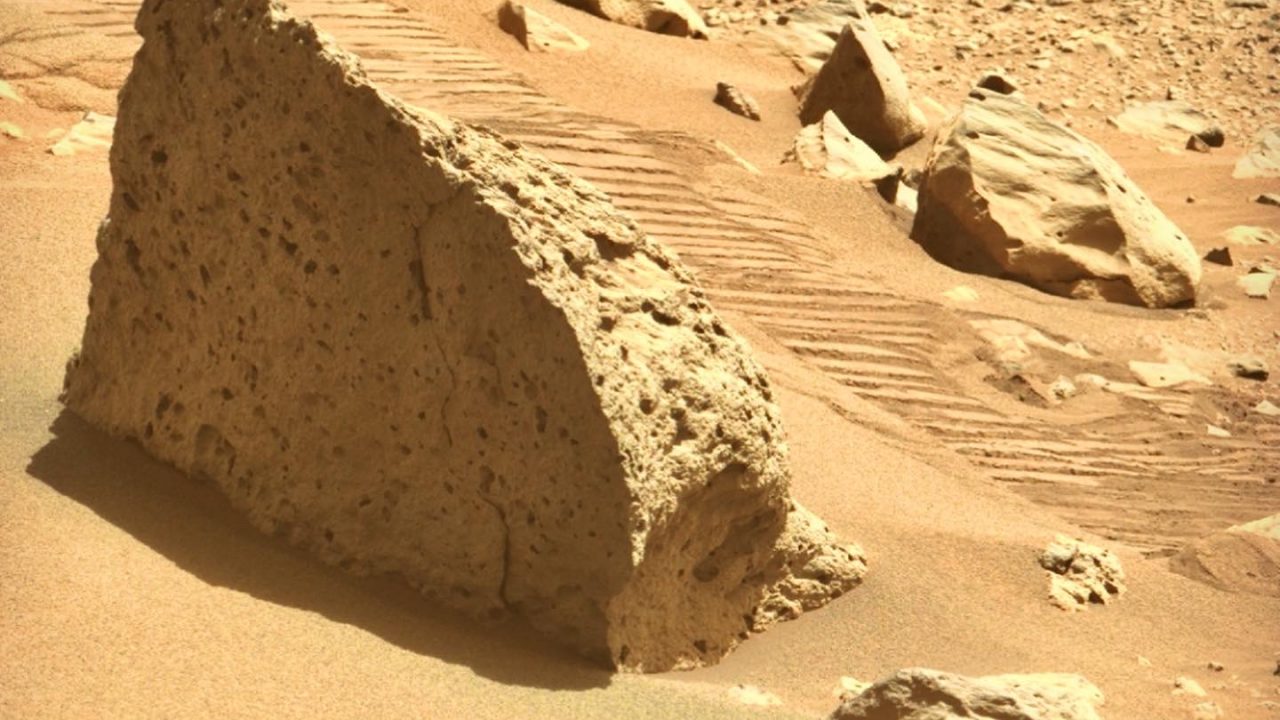 3-D Puzzle: Stereoscopic Corner #5 - Mastcam-Z